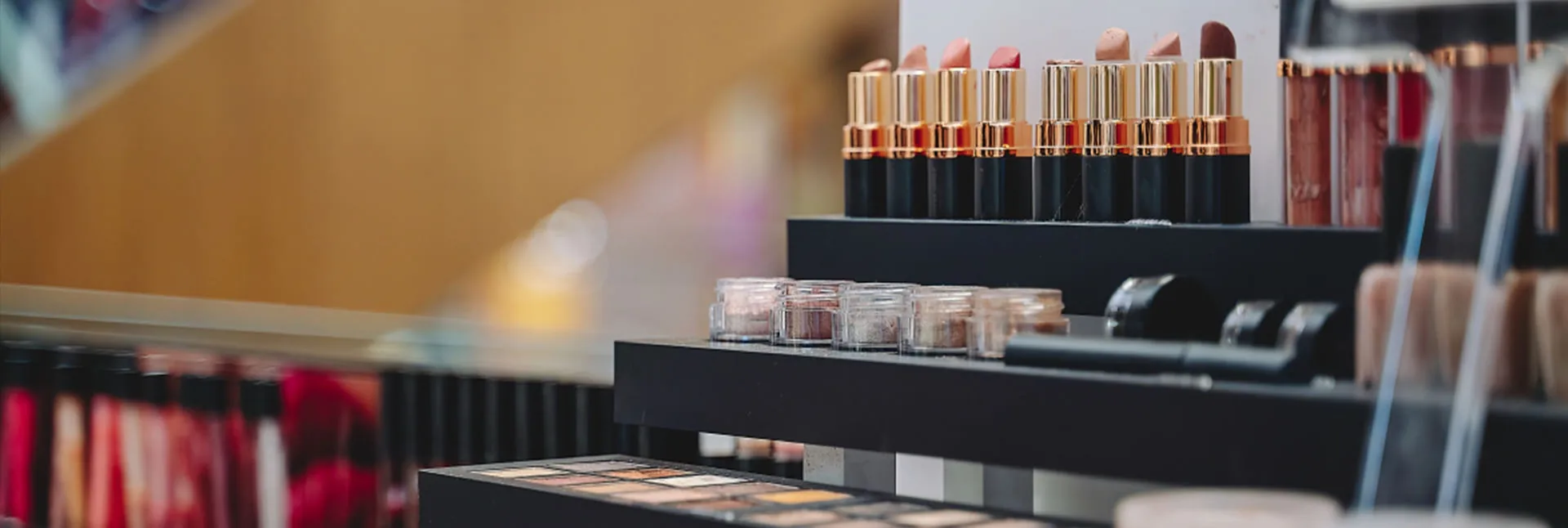 Custom Cosmetic Display Stand Manufacturers - APEX