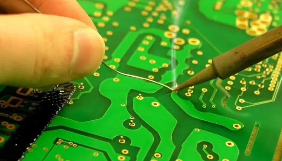 Advantages and Precautions of Manual Soldering for PCBA