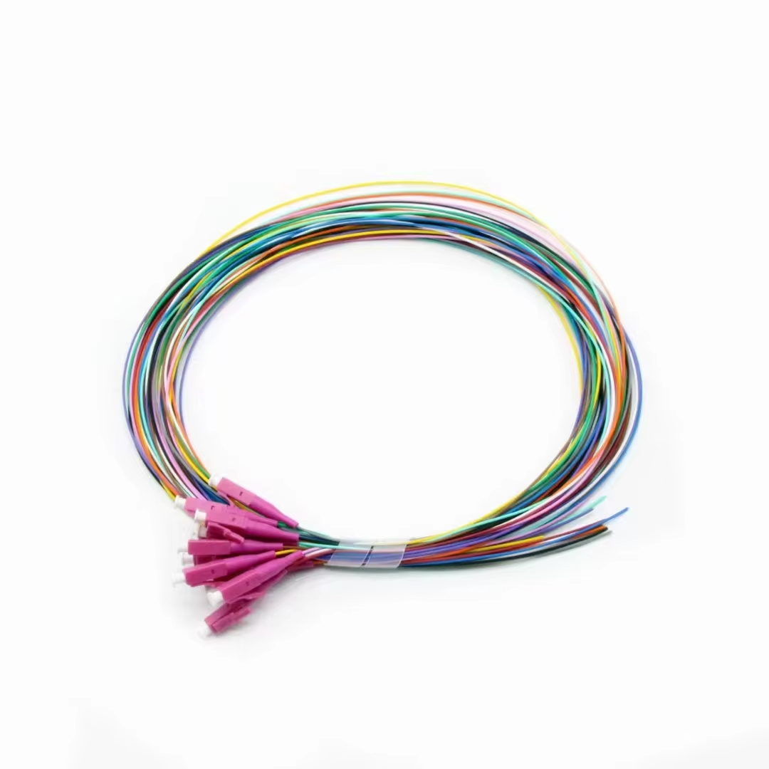 Pigtail de fibra óptica multimodo LC UPC OM4 de 12 núcleos - Owire